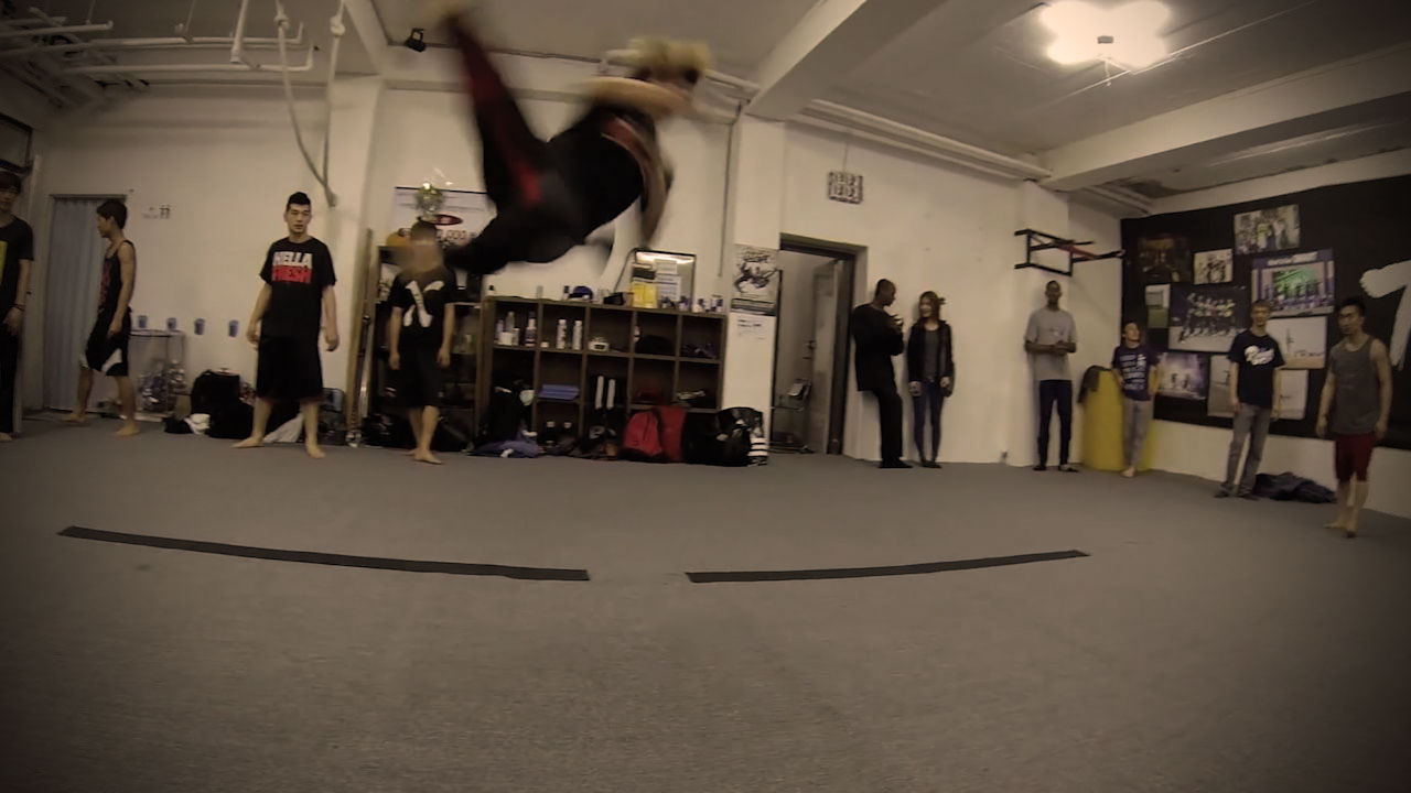 ラップフルスワイプナイフ | パルクール・トリッキングの総合情報サイト『PTvillage』